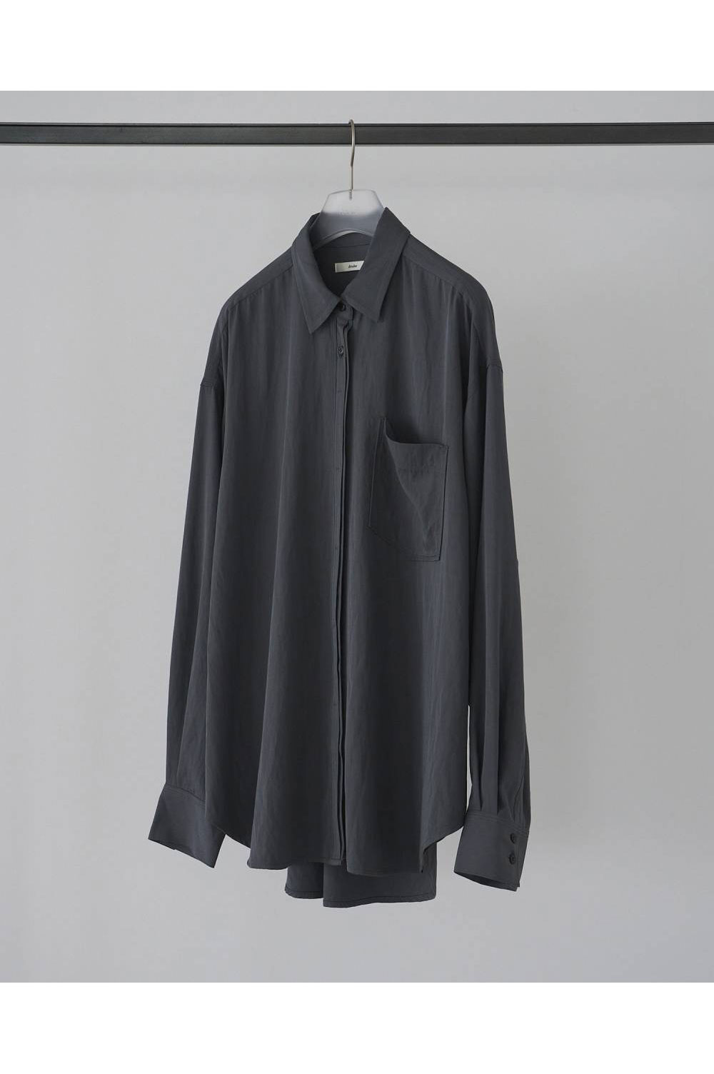 下記のカラーもご用意しておりますIVORYCREAM サイズ表　サイズ着丈身幅肩幅袖丈F80cm69cm58cm58cm商品情報商品名Stitch Over Shirts - CHARCOAL GRAY (62610417)素材rayon7...