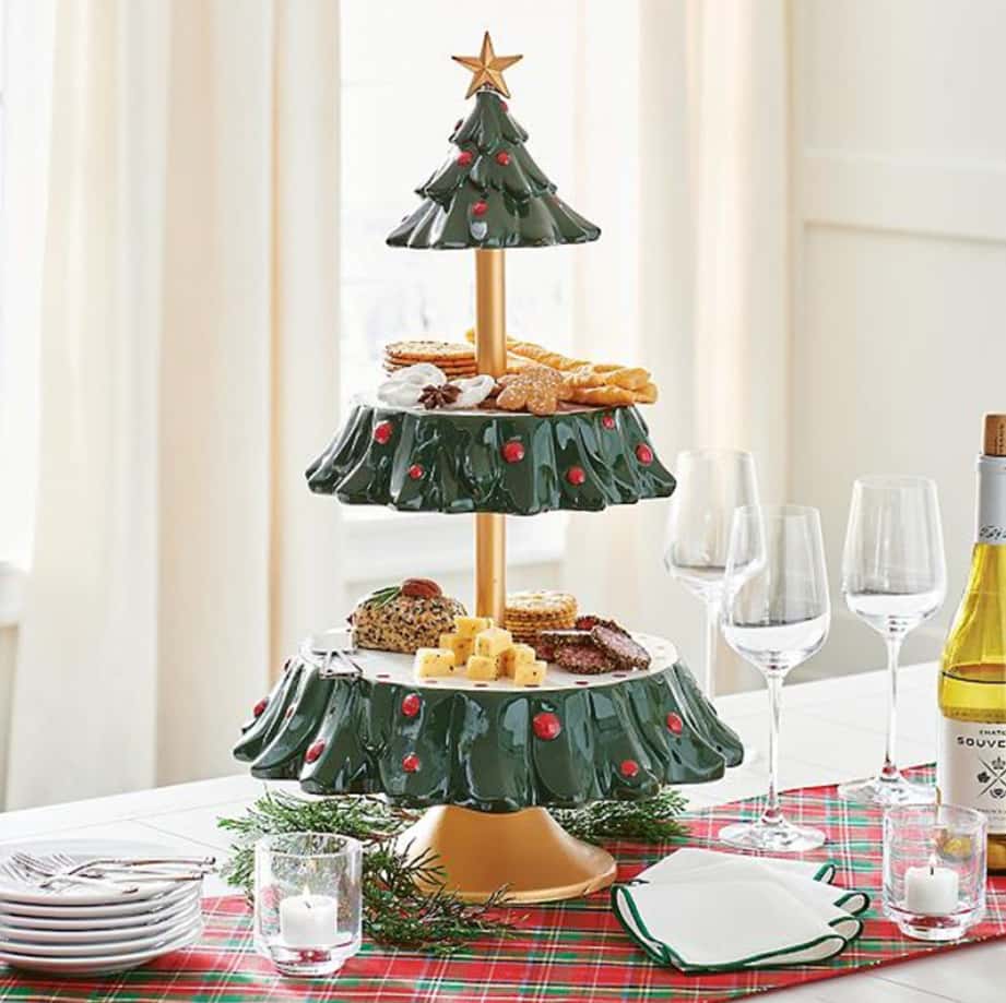 ■商品説明■ ●サイズ:約34*17*17cm ■クリスマスカップケーキトレイ：ケーキスタンドはクリスマスツリーの形をしたデザインで、ユニークで素敵でファッショナブルで目を引くように見えます。 ◇ ご注意 ※日本語説明書は付属致しません。 ...