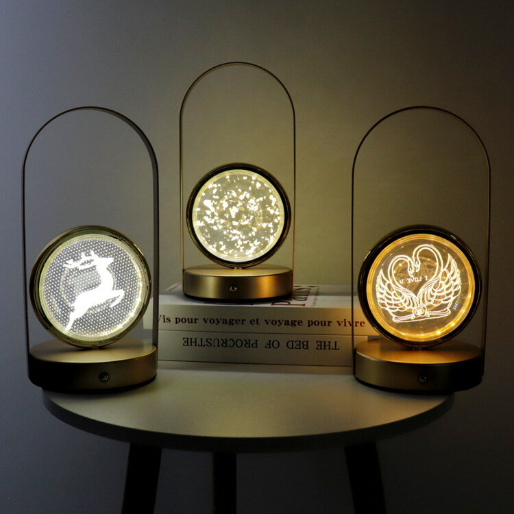 商品名：デスクランプ 素材：金属鉄 サイズ：12CM*26CM 光源功率：3W 点灯方式：調光 光源：LED 内蔵充電池：1800mAh充電池を内蔵し、繰り返し充電が可能です。 USBで充電し使用できるので、停電の夜などにも便利です。 (U...