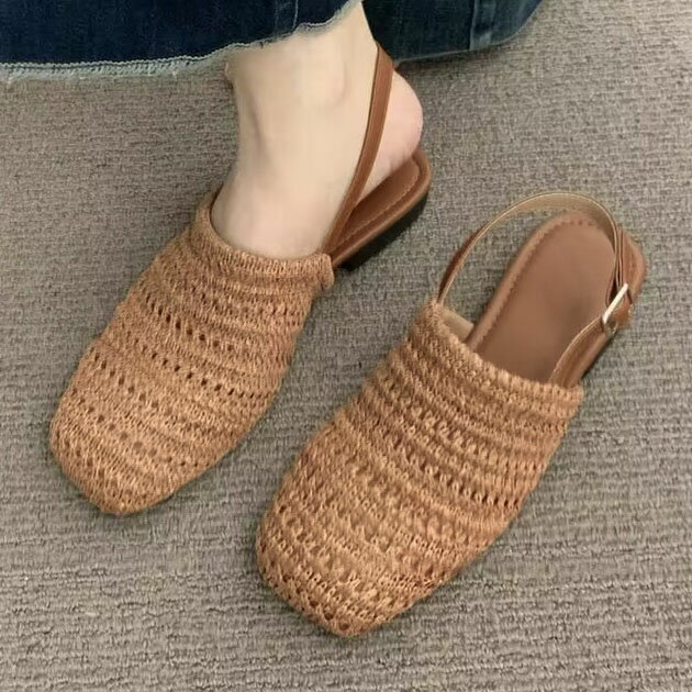 ⇒ 買い物ガイドはこちら■商品説明 ナチュラルな風合いのメッシュ編みがシーズンムードを高めるサンダル。 履くだけで清涼感を取り込むことができ、夏らしい足元に仕上げてくれます。 甲がすっぽりと隠れる深履きのデザインは安心感があり、足が冷えにく...