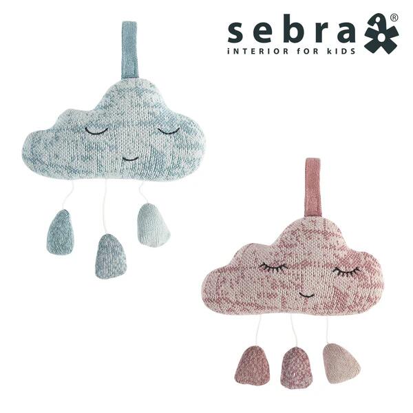 安心と品質を重視したデンマークのベビー＆キッズブランド【sebra セバ】 北欧らいしいライトグレイッシュなカラーリングが特徴。 くもにかわいいお顔が刺繍されているニットでできたやさしい色合いのオルゴール。 マジックテープ付で、ベビーベッド...