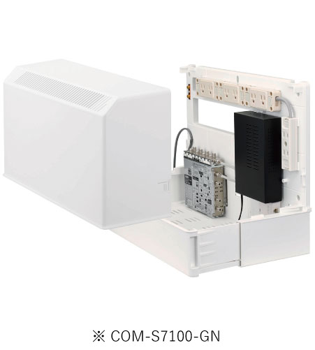 □ 搭載機器 COM-S7100-GN ・インターネット、電話、テレビの配線を一つにまとめることができる、住宅用の情報分電盤です。 ・複合ケーブル対応住宅向けモデル □ 仕様 ・4K8K衛星放送対応ブースタ：マルチブースタ ・4K8K衛星放...