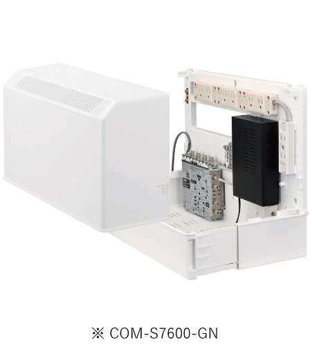 □ 搭載機器 COM-S7600-GN ・インターネット、電話、テレビの配線を一つにまとめることができる、住宅用の情報分電盤です。 ・複合ケーブル対応住宅向けモデル □ 仕様 ・4K8K衛星放送対応ブースタ：マルチブースタ ・4K8K衛星放...
