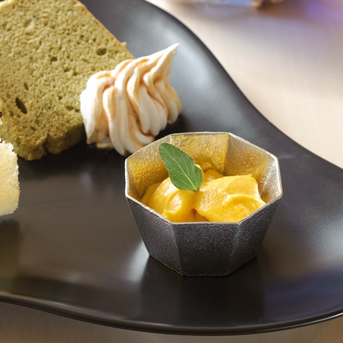 お買い物カゴ上でご案内の納期は現時点での目安となります。ご注文後、仕入先への在庫確認時の状況により、納期遅れや欠品によるキャンセルが発生する可能性があります。在庫確認後、メールにて正確な納期を回答させていただきます。商品説明一つ一つ職人が手...