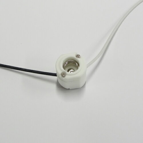 E11ハロゲンソケット E11-03 定格:7A 300V 結線方法:- 本体材質:磁器 付属部品:- 標準電線:250mm