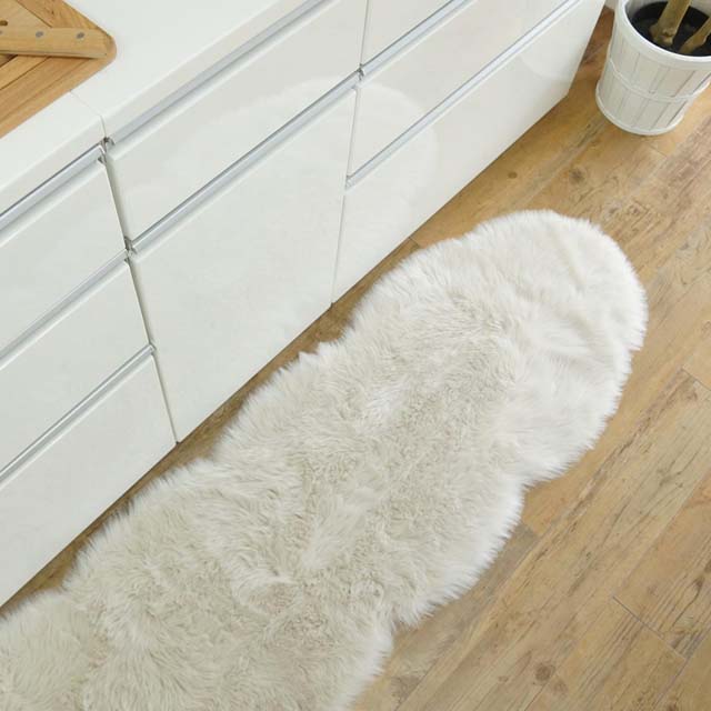 ▼関連商品はこちら▼玄関マット ふわふわフェイクファーマット　約50x80cm商品詳細（スペック）機能素材アクリル100％裏面スエード生地パイル長35mm目付1000g/m2生産国中国（日本国内で企画）