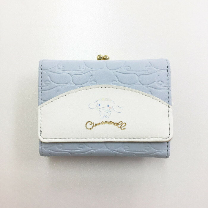サンリオのお財布はこちらから！サンリオのパスケースはこちらから！fk094igrjsサンリオキャラの型押し柄がかわいいシリーズです。サイズW106×H77×D30mm個装サイズ：11.1×9.6×4.3cm重量140g個装重量：140g素材...