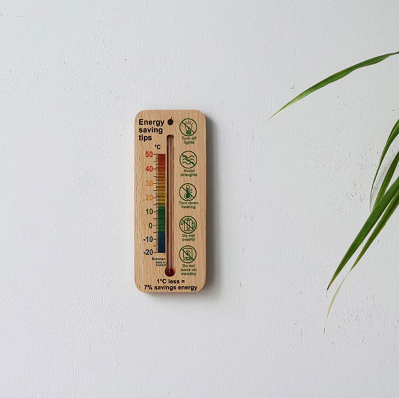 英国の計測機器メーカーが手がける「Wood Wall Thermometer」は、ビーチウッドを使用したクラシックな木製温度計。 見やすい温度表記と無駄のないデザインが、空間に自然と馴染みます。 分かりやすいカラー表記の温度表示で、快適な室...