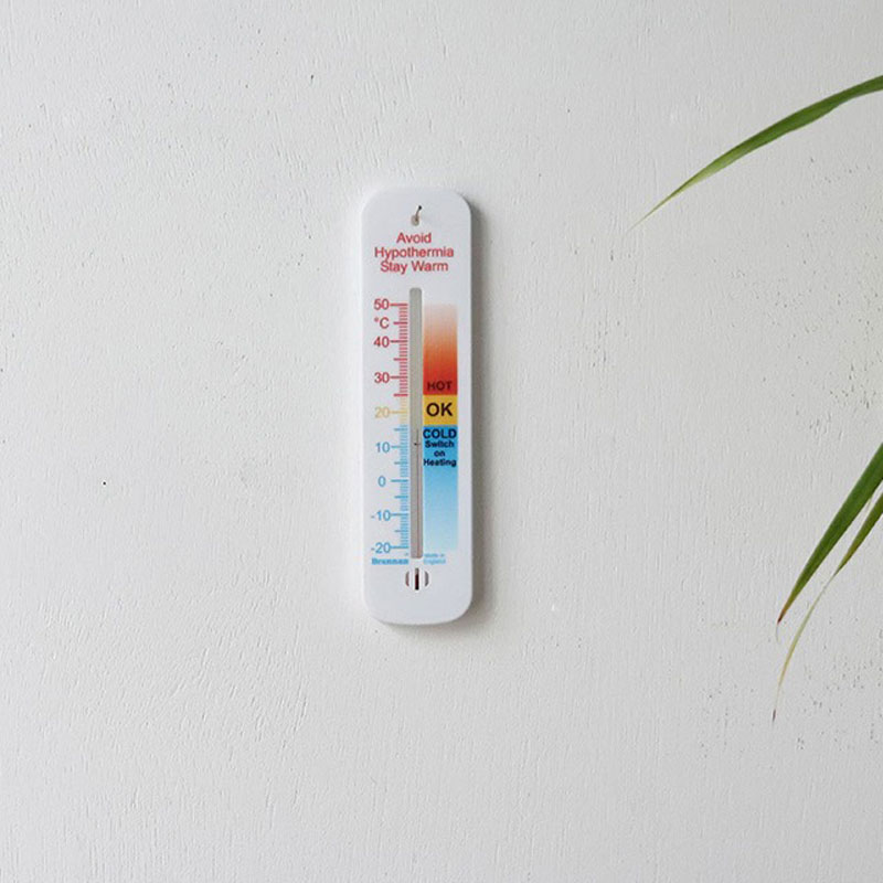 英国の計測機器メーカーが手がける「Wood Wall Thermometer」は、軽量なポリスチレンボディを採用したクラシックな温度計です。 清潔感のあるホワイトボディに、見やすい温度表記を組み合わせたシンプルなデザインが魅力。 本体には軽...