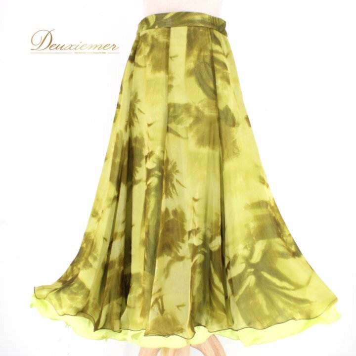 【 商品説明 】 【商品名】 ダンス衣装 社交ダンス レッスンウェア 【サイズ】表記L 平置き実測：総丈約82cm、ウエスト約34cm～ ※実測の為、多少の誤差はご容赦願います 【仕様】 ・ファスナー仕様 ・若干の伸縮性有り 【品質表示】 ...