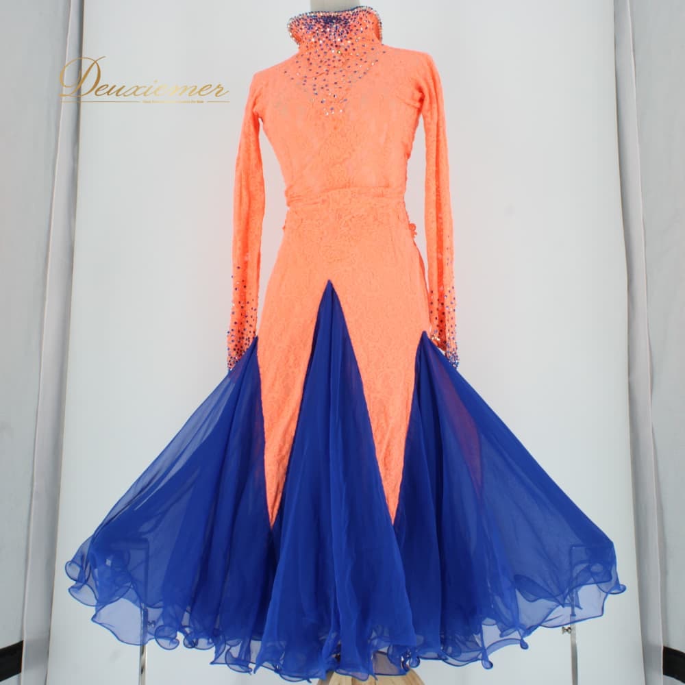 【 商品説明 】 【商品名】 ダンス衣装 社交ダンス スタンダード 【サイズ】表記なし 平置き実測：総丈約113cm（裾～肩部まで）、身幅約37cm、ウエスト約25cm～ ※実測の為、多少の誤差はご了承ください 【仕様】 ・ファスナー仕様 ...