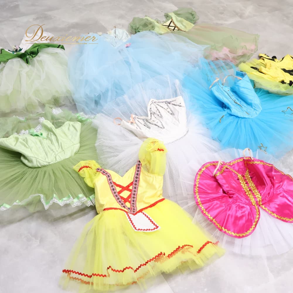 【 商品説明 】 【商品名】 ダンス衣装 バレエダンス まとめ売り サイズ表記無いもの含みますが、おおよそ2〜4サイズほどかと思われます。 表記無いものがある為サイズの前後予めご了承ください。 ※ばら売り不可 【 商品状態 】 汚れ、シミ、...