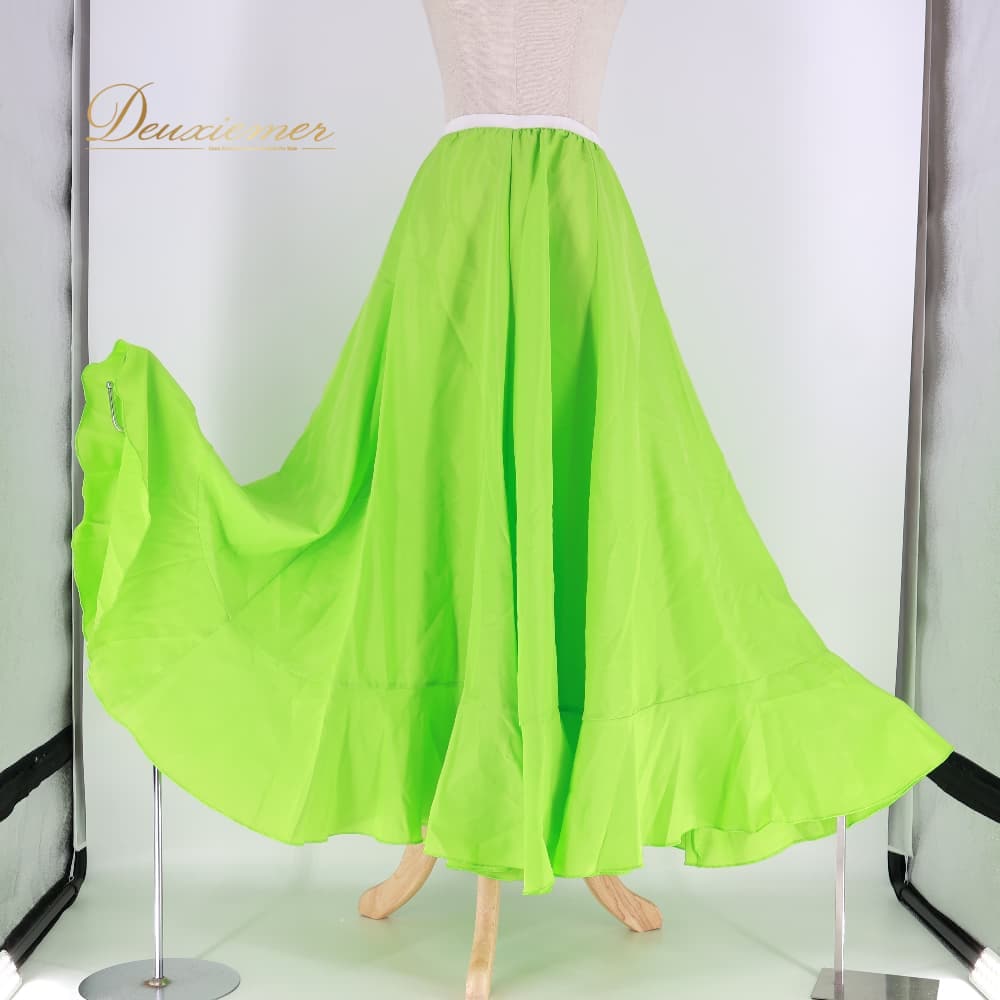 【 商品説明 】 【商品名】 ダンス衣装 フラメンコ 【サイズ】表記なし 平置き実測：総丈約89cm、ウエスト約28cm ※実測の為、多少の誤差はご了承ください 【仕様】 ・ウエストゴム仕様 ・ウエストのみ伸縮性あり 【品質表示】 ポリエス...