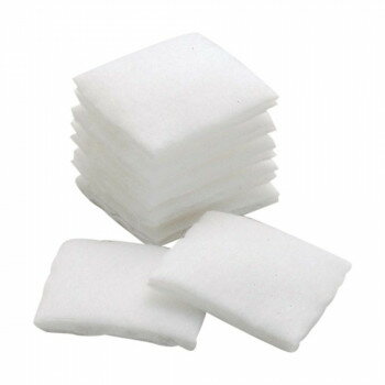 綿100%からなる繊維をパッド状にして裁断したカット綿です。【禁忌・禁止】再使用禁止【使用目的又は効果】医薬品を塗布したり、患者の体表から少量の体液を吸収したりする等。【使用方法等】使用目的に応じ、適宜使用する。創傷面には滅菌して使用する。...