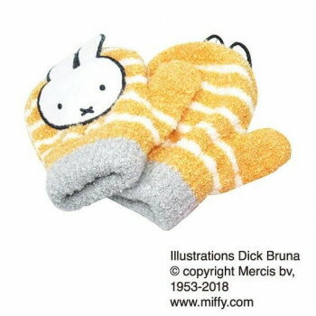 ミッフィーデザインののびのび手袋です。笛が入っていて音が鳴ります。サイズトドラーサイズ(総丈:約10cm、掌囲:約14cm、手首回り:約11cm)個装サイズ：10×10×2.5cm重量個装重量：26g素材・材質アクリル、ナイロン、ポリウレタ...