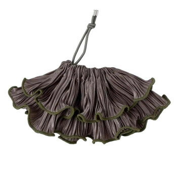 シュシュの可愛さそのまま、ヘアアレンジをしっかりキープ!内側のヘアゴムパーツで簡単に髪を結べて、崩れにくい。ボリューム感があり、シンプルなまとめ髪のアクセントに!デイリーから特別な日まで様々なシーンで使える優秀アイテム!シンプルなポニーテー...