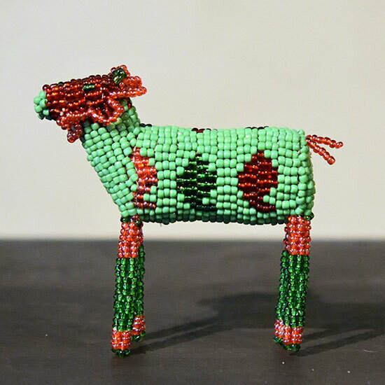 商品情報サイズ約H9xW10xD3cmこの商品は モンキービズ　サウスアフリカ　ビーズ細工 ビーズドール アニマル インテリア 置物　MONKEYBIZ SOUTH AFRICA ポイント 南アフリカ大統領オフィスにも飾られるなど、その高い...