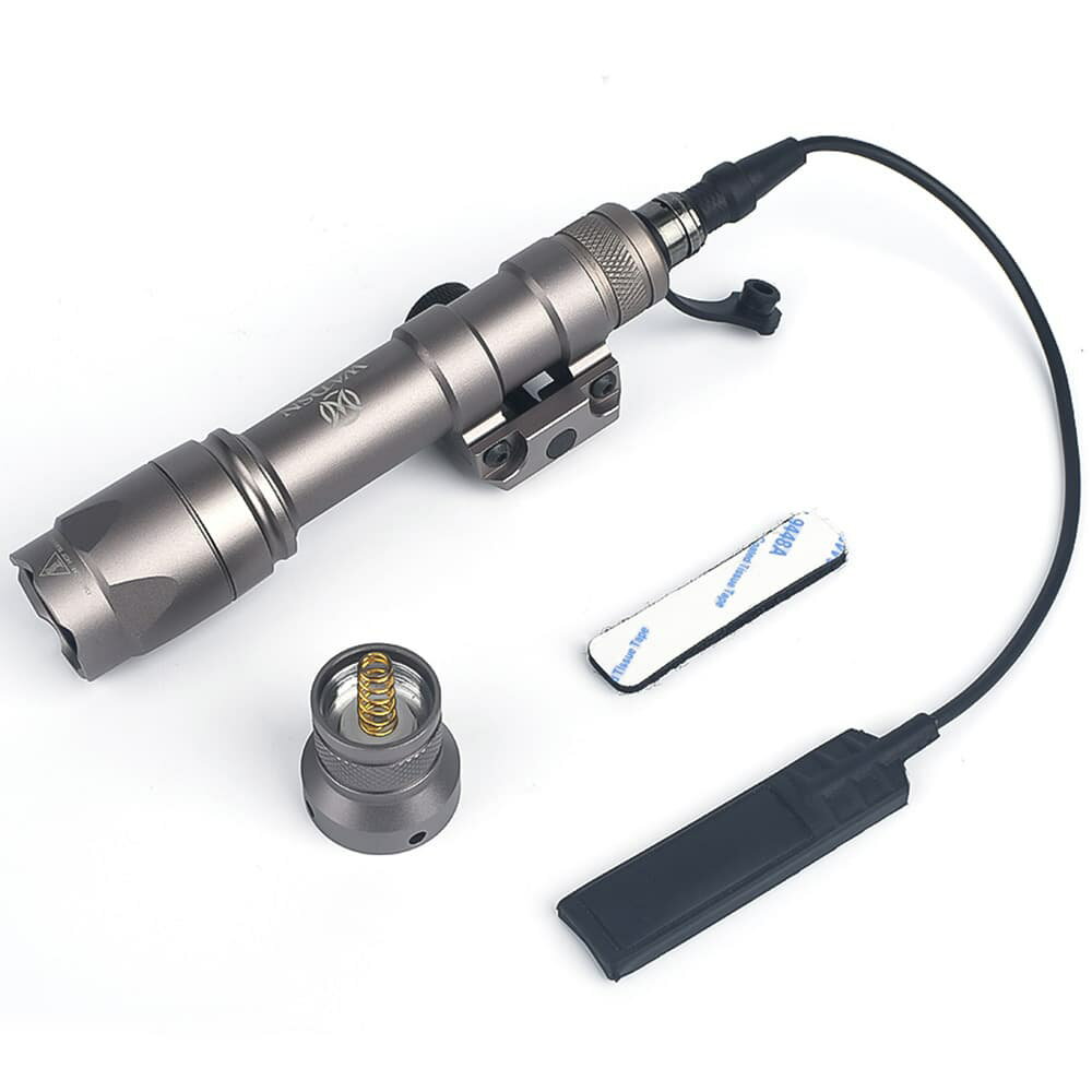 ワドスン 懐中電灯 フラッシュライト無駄のない洗練されたデザインのウエポンライトエアソフトガン用の電子機器を中心に様々なカスタムパーツを製造するメーカー「WADSN」。ピカティニーレールに装着できるウエポンライト。暗所や夜間など銃を構えた状...