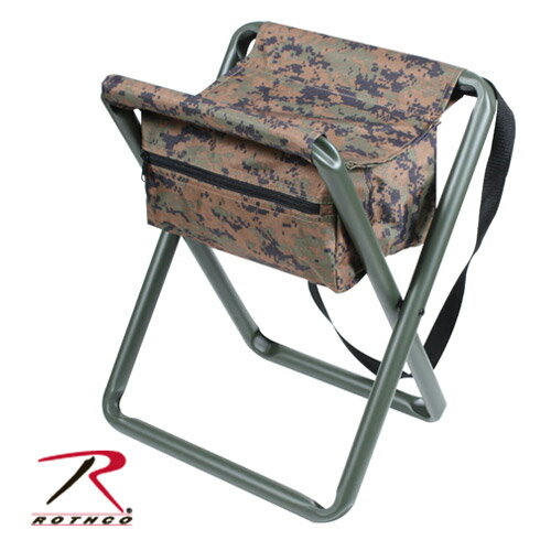 キャンプスツール 折畳み椅子 ロスコ「Rothco キャンプスツール ポーチ付き 迷彩」小物等が収納できるポーチが付いたスツールのスツールポーチです。背もたれが付いていないタイプの折りたたみイス、240mm程度のポーチがついているのでちょっ...