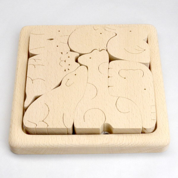 親子でいっしょにレッツトライ! 繰り返し遊びたくなる木のパズル 無垢のブナで手づくりした木のパズルです。 かわいい動物をかたどったピースは それぞれ角を丸くし無塗装で仕上げました。 木のやさしい質感とともに、安心して遊んでいただけます。 7...