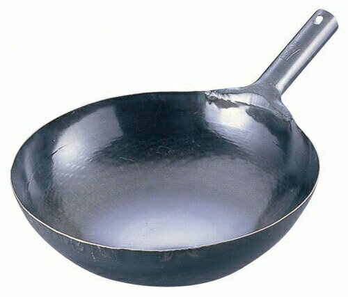 サイズ(cm)331質量(g)150深さ(mm)100※製造工程上、表面に傷のように見える製作の跡が残る場合がございます。また溶接時に生じる色の違い,黒皮の剥離などは、品質上問題ありません。