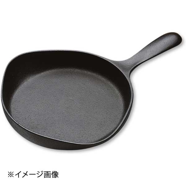 ●南部鉄器と鉄板とのちがいは厚みです。鉄板ですと熱が逃げやすく、局部的に加熱してしまうので、焦げやすくなります。南部鉄器は、熱をたくさん保有していますから、ふんわりとした熱が全体に早く行き渡り、おいしい料理ができます。また鉄鍋で調理すると、...