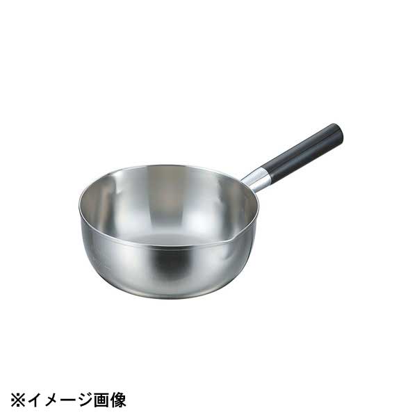 目盛付、両口仕様です。熱伝導の良い軟鉄を保温性と耐蝕に優れた18-10ステンレスでサンドイッチした素材です。●サイズ　深さ 容量：84mm2.3L●材質：本体:（外・内）18-10ステンレス　（中）鉄　　　ハンドル:フェノール樹脂●生産地：燕三条