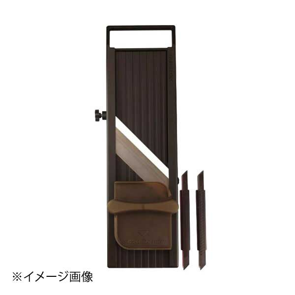 ●厚み調節0.3?3mm●標準付属品：平刃,クシ刃（1.0mm、2.5mm)、保護ホルダー※平刃は砥石で研ぐことができます。●名前負けしない切れ味。●裏面に収納できる保護ホルダー●サイズ(mm)：320×92×H28●カラー：オールブラック...