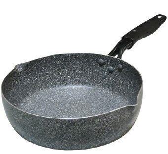 ●焼く・炒める・茹でるなどマルチに活躍する便利な深型タイプ●耐摩耗試験10万回クリアのストーンマーブル加工で、耐久性も抜群。●サイズ:内径×高さ:200×65mm●重量：0.5kg●材質:本体/アルミニウム合金(内面フッ素樹脂加工)、底面/...