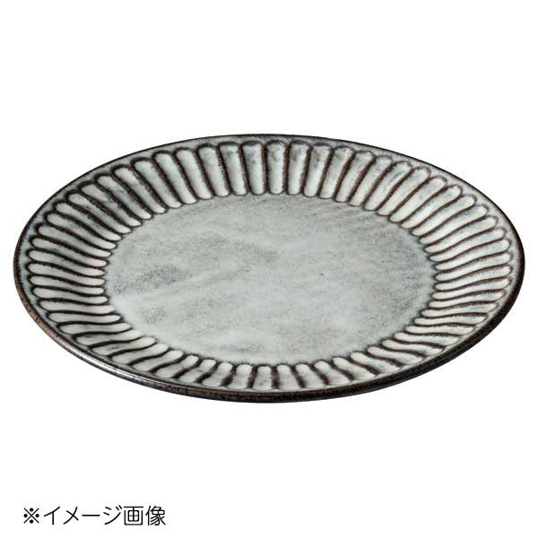 黒土に粉引釉、そぎ形状が生み出す表情。温かみのある焼物との時間をお楽しみください。●サイズ：φ18.5×H1.8cm ●素材：陶器(黒土) ●品番：T019-935-0102※メーカー希望小売価格はメーカーカタログに基づいて掲載しています。...