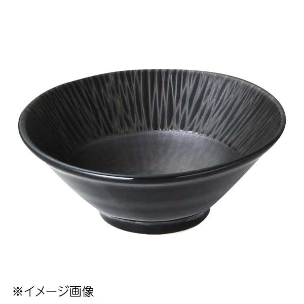 昼と夜をイメージさせるこの製品は、アバンギャルドなデザイン、色、形状でありながらも料理を盛り付ける機能性も兼ね備えた印象的なシリーズです。●サイズ：10.6×H4cm ●素材：磁器 ●品番：T252-DN39※メーカー希望小売価格はメーカー...