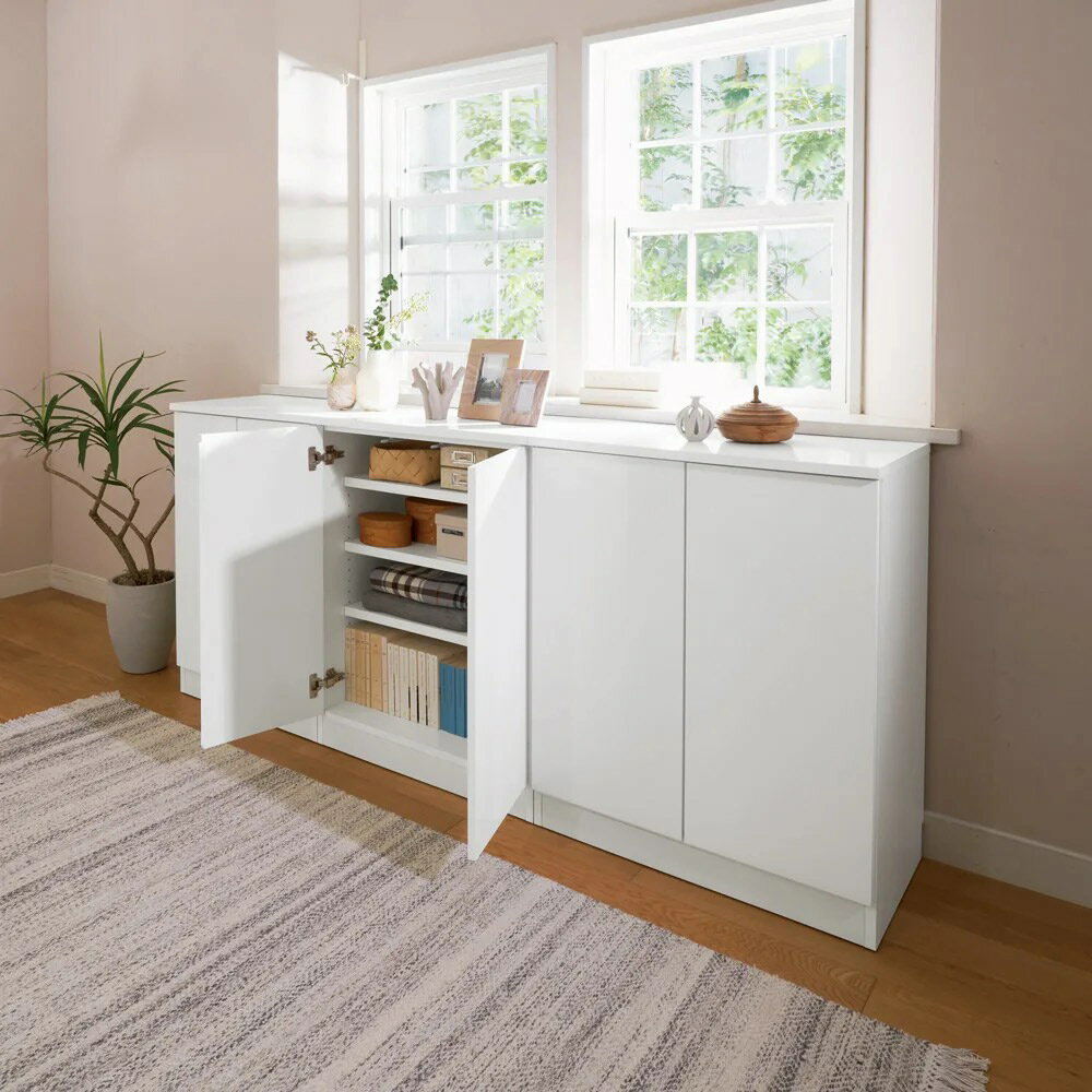 人気の「ぴったりサイズが見つかるフルスライドレールチェスト」のシリーズ商品として登場した「プッシュ扉キャビネット」タイプ。シリーズで色・高さ・奥行が揃うので、組み合わせても統一感がありすっきり！注文家具のようにお部屋に設置できます。狭い場所...