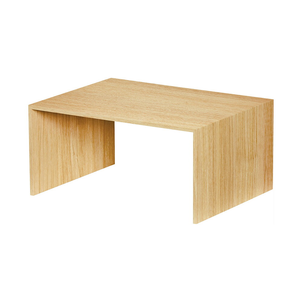 プラスラックは、様々なシーンの魅せる収納に高級感あふれる木目調ラックです。住宅建材などに用いられるVカット工法が生み出したコの字状ラック。薄くて繊細な素材感が、魅せる収納と合理的な空間活用を実現します。〇住宅建材にも使われるオレフィンシート...