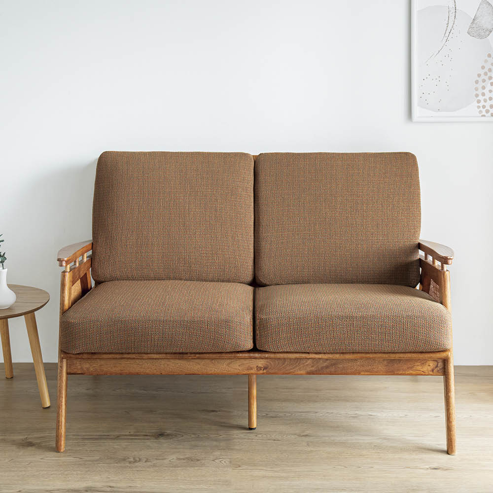 ソファをキズから守りつつ、家族もペットも心地よく過ごすために考えられたフィットソファカバーです。キズ・ニオイがつきにくく、お手入れ簡単で衛生的。座面・背もたれ兼用の全周ゴム仕様で、ラクに着脱できます。大切なペットと快適に暮らすための丈夫で衛...