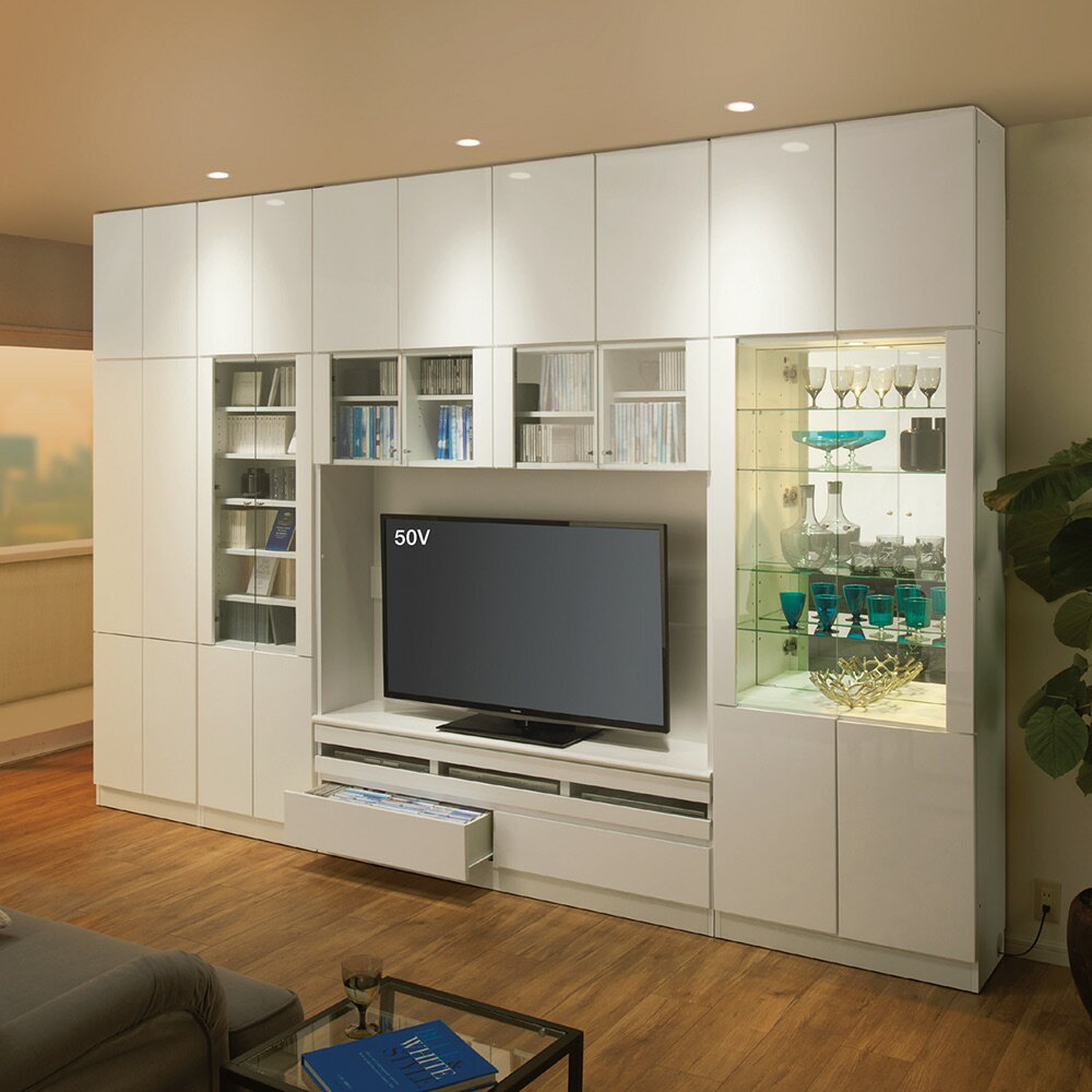 美しくしまう、このことを徹底的に考え抜いた収納庫です●お気に入りは、美しく見せたい、でもホコリから守りたい。そんな希望にこたえます。●国内のオーダー家具工場で1点1点丁寧に仕上げたハイクオリティ仕様。●モノづくりにプライドを持って、生産して...