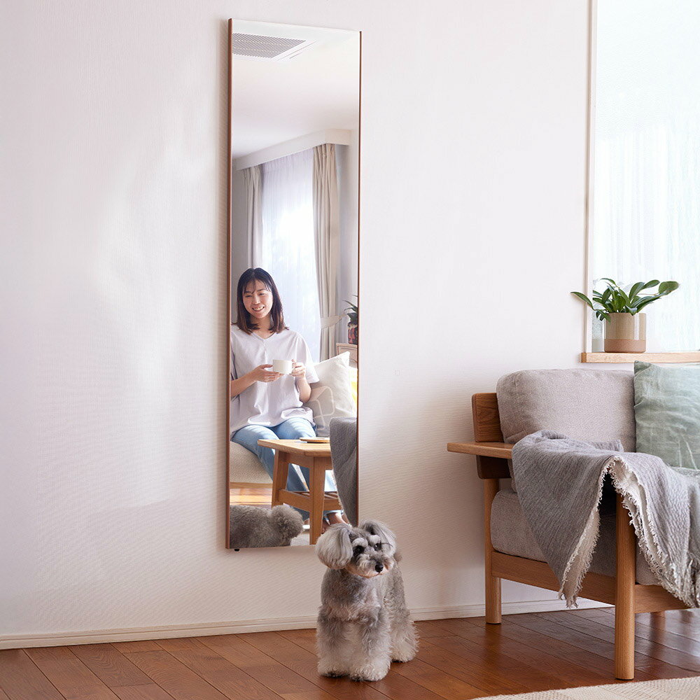 舞台やジムで業務用としても使われている、大人気の割れない姿見。こちらはフレームの幅が細い細枠タイプです。幅を2cm単位でサイズオーダーできます。【割れないミラー　リフェクスミラー】ペットや小さな子どもがいるご家庭でも安心して使えるガラスでは...