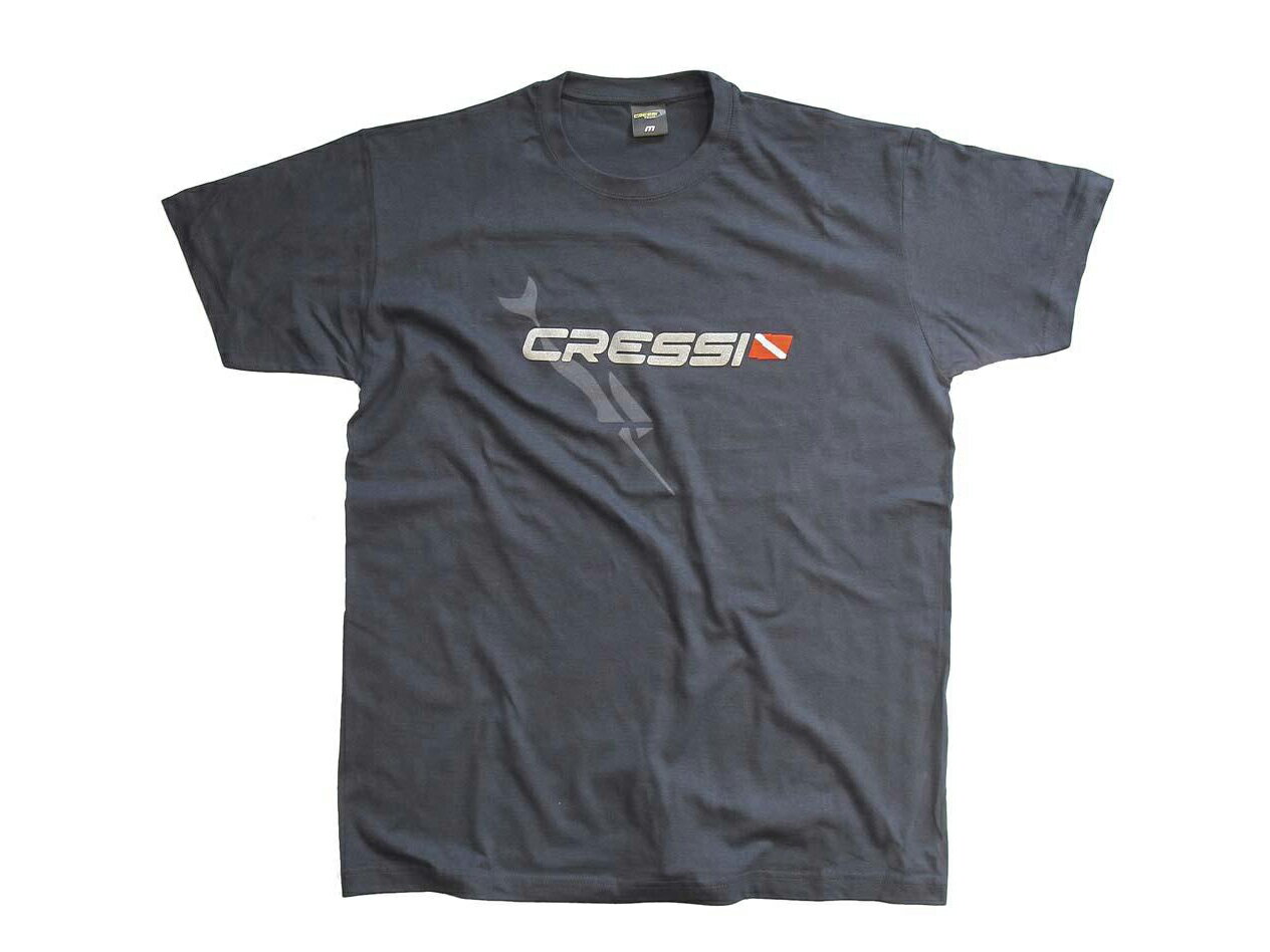 Cressi（クレッシー） Tシャツ グレー 「team CRESSI」商品仕様 サイズ　 M/身幅 51cm、肩幅 45cm、着丈 72cm　 L/身幅 53cm、肩幅 47cm、着丈 73cm XL/身幅 56cm、肩幅 51cm、着丈...