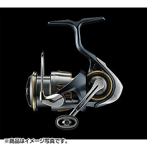 この軽さ、革新的。この強さ、確信的。かつてない軽さと強さの両立を果たした、超軽量スピニングリール「AIRITY」。LT2500Sで150gと、自重としての軽さはDAIWA史上最高レベルに到達。同時に、“自重以外の軽さ”も手に入れた。それは、...