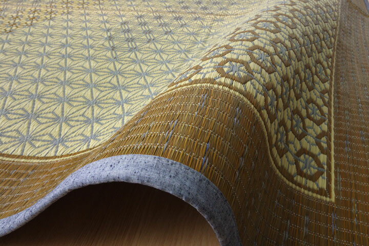 【メーカー直送のため北海道、沖縄、離島へのお届けはできません。】 ＊こちらは【DX組子/グレー/約95×150cm/長方形】の商品ページです。 ＊【グレー】のカラー・柄は、商品画像1〜3をご参照ください。 ＊商品画像4は別カラーの写真を使用...