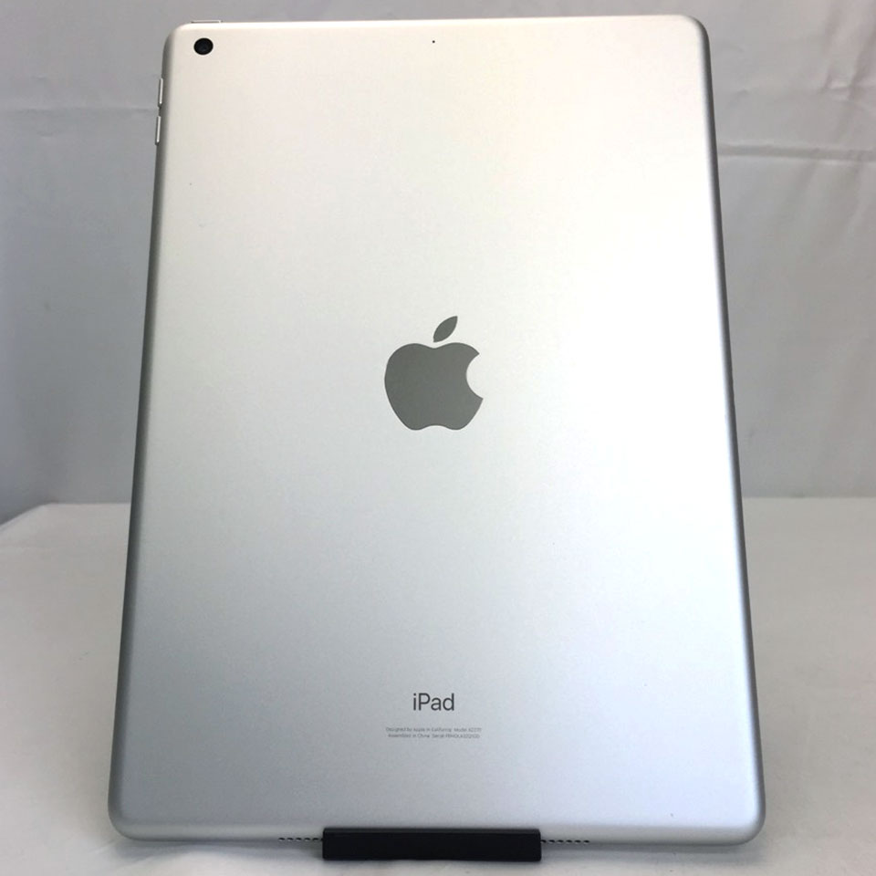 販売年：2020年〜ディスプレイサイズ：10.2インチiPadOS 26.3※本体のみです画面に薄い線傷が複数有り（画面が点いていると気にならないレベル）筐体背面下Lightning差込口付近に傷有りACアダプタ欠品保証期間：10日間/特記...