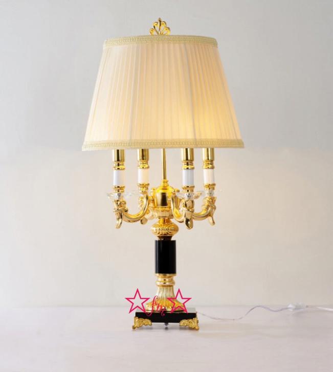 【商品仕様】■個口数：1 （～40Wまで対応）■E14白熱球、電球型蛍光灯、LED電球使用可能■使用電球：1個（※電球は付属しておりません）■商品外寸：幅約38 x 高さ約73（cm)※サイズの誤差は多少発生します。ご了承下さい。★在庫は日...