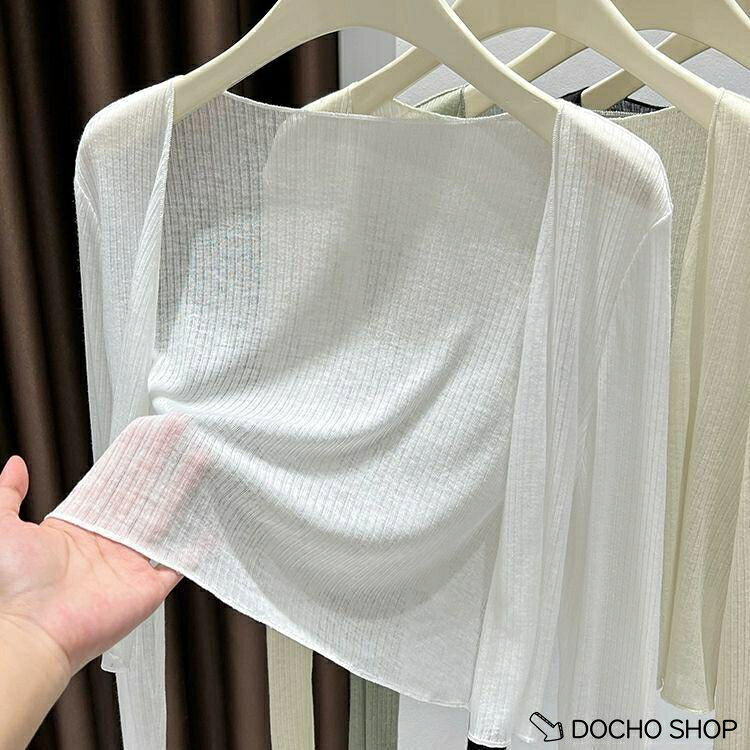 多彩なシーンで活躍する万能アイテムオフィスでの冷房対策から、休日のお出かけやデートまで、幅広いシーンで活躍します。ハイウエストのスカートやパンツと合わせるだけで、瞬時に旬のスタイリングが完成。ご自身用としてはもちろん、大切な方へのギフトとし...