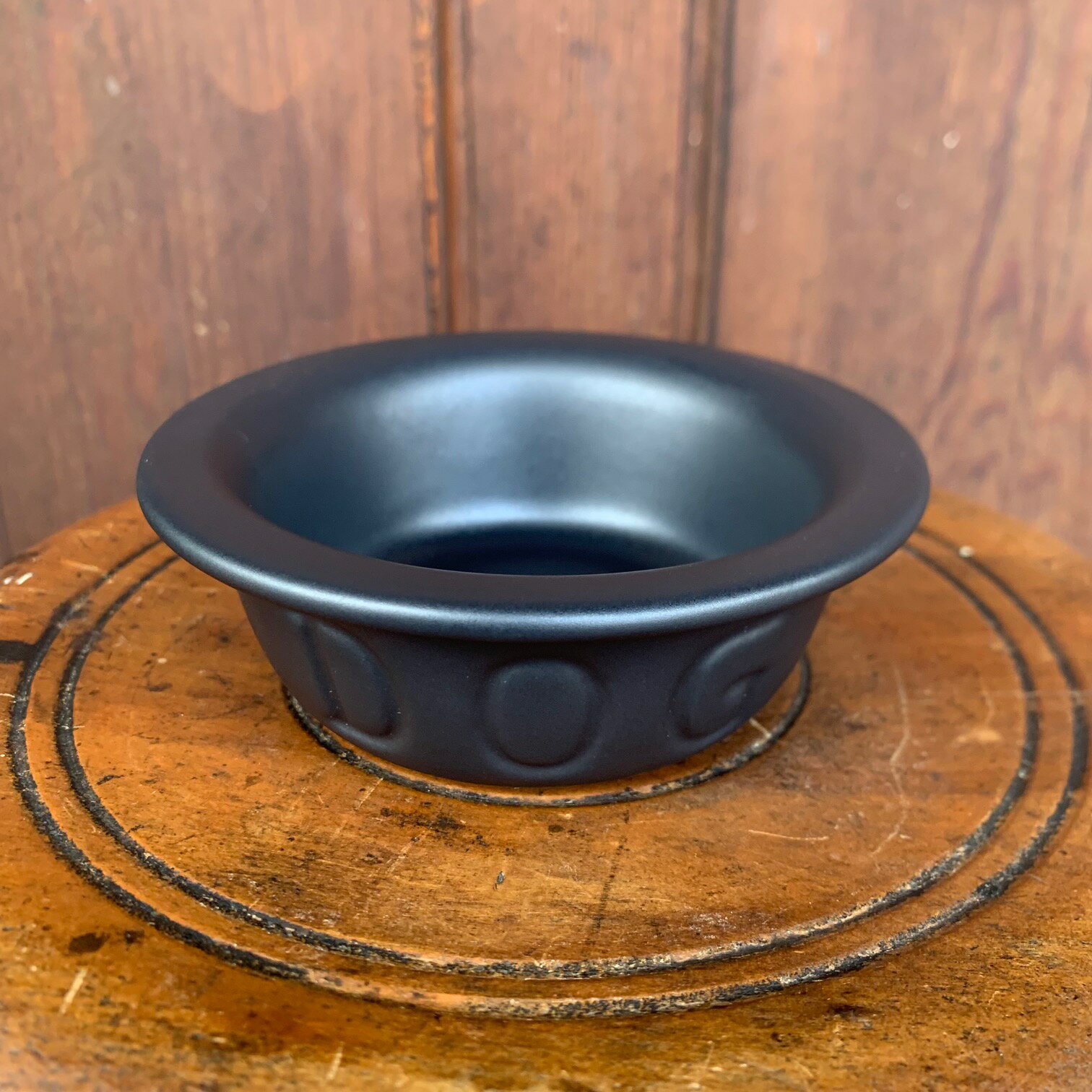 BAUER POTTERYDEMI DOG BOWLMATT BLACK マットブラック(犬用食器)バウアーポッタリー デミドッグボウル フードボウルは毎日使う大切なアイテム 歴史あるアメリカの陶器メーカー 「BAUER POTTERY」は...