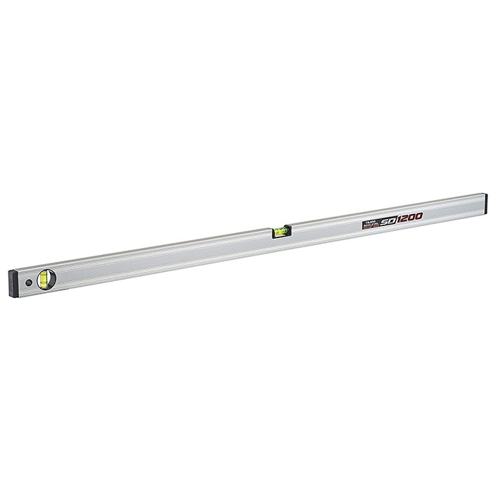 ボックスレベルスタンダード 1200mm BX2-S120【 用途 】一般測定用水平器【 機能 】キズのつきにくい特殊ハードアルマイト表面処理をしています【 仕様 】長さ：1200mm気泡管：水平・垂直エラストマー製サイドプロテクター付蓄光...