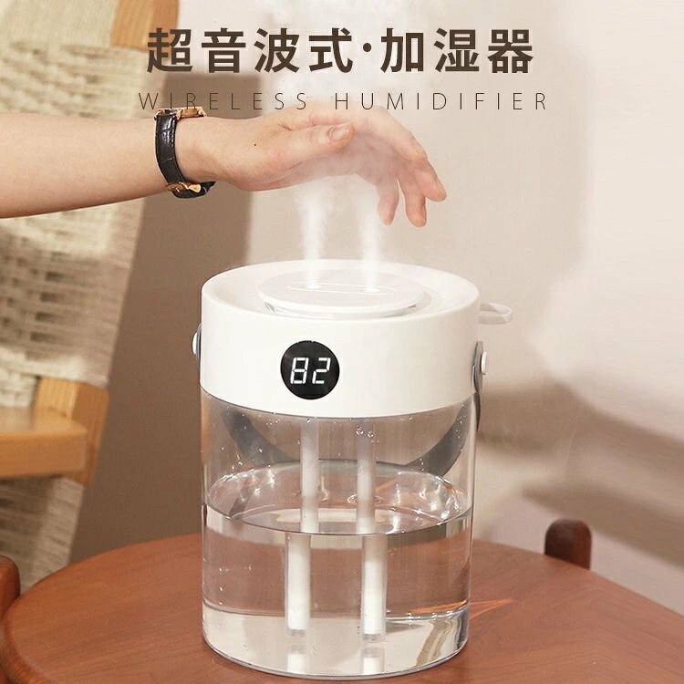 商品情報商品説明◎熱くならないので安全安心ミストが熱くならない超音波式なので、小さなお子さまやペットのいるご家庭でも安心です。◎リアルタイムの湿度確認湿度を検知するセンサーを搭載しており、お部屋の湿度が一目で分かります。・リアルタイム湿度適...