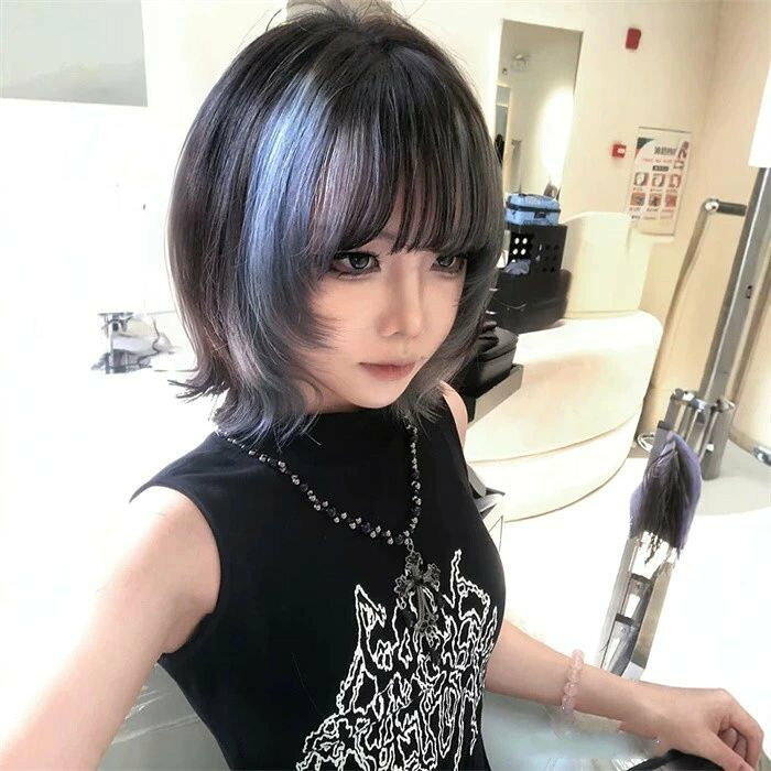 セット内容 .♔꙳&there4; ウィッグ※こちらの商品は、個人差等ございますので、商品ご到着後、お客様ご自身より手くしやカット等多少の調節が必要な場合もございます。「記載のないアクセサリー　小物等は付属しません...