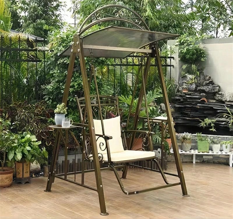 屋外 スイングチェア安定したブラケット：亜鉛メッキ塗装ブラケットを採用しており、剥がれにくく、防水性、耐光性、耐食性に優れています。ブラケットは厚くて丈夫で、耐荷重性に優れ、安定していて揺れません。強化されたペダルにより、安全にペダリングで...