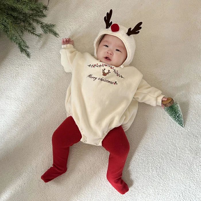商品説明商品名クリスマス柄が可愛いトレーナーロンパースです♪◎ 兄弟、姉妹、お友達でお揃いにしても可愛いです♪ 素材コットン、ポリエステル 生産国中国サイズ 66cm 73cm 80cm 90cm セット内容 ロンパース＋帽子 注意 PC環...