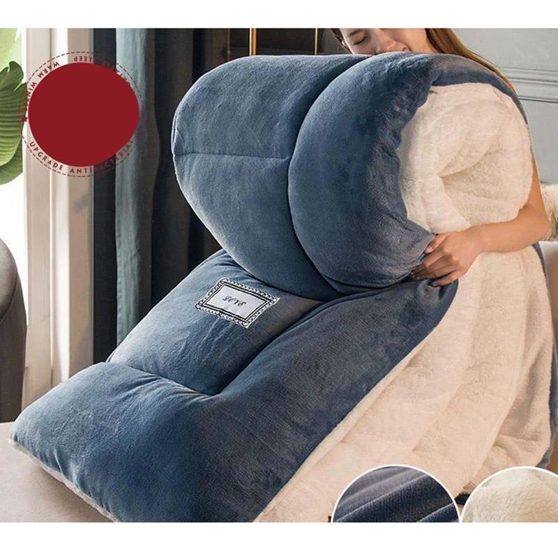 　　　 ◆◇◆売れている秘密◆◇◆ 【たっぷりの綿入り】1枚でも暖かい！ボリュームたっぷりの綿入り布団。 フランネルとシープ調ボアで挟んだ3層構造です。 保温性 でふっくらとした優しい肌触り♪ 暖かいため、冬の寒い時期には欠かせない生地の一...