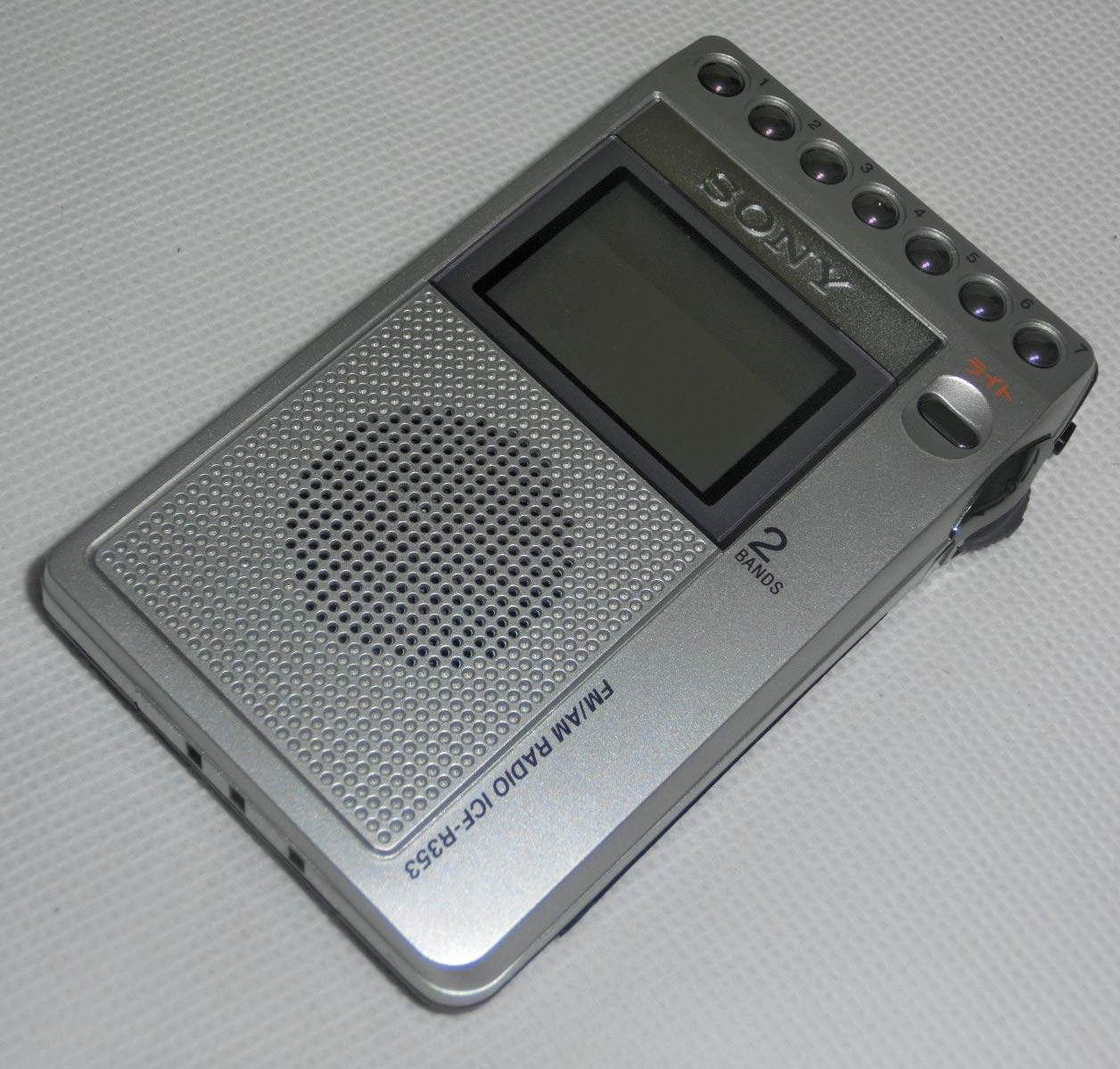 【メーカー名】ソニー(SONY)【メーカー型番】【ブランド名】ソニー(SONY)【商品説明】SONY FM/AM ポケッタブルラジオ R353 ICF-R353・画像はイメージ写真ですので付属品など画像の通りではないこともございます。　付属...